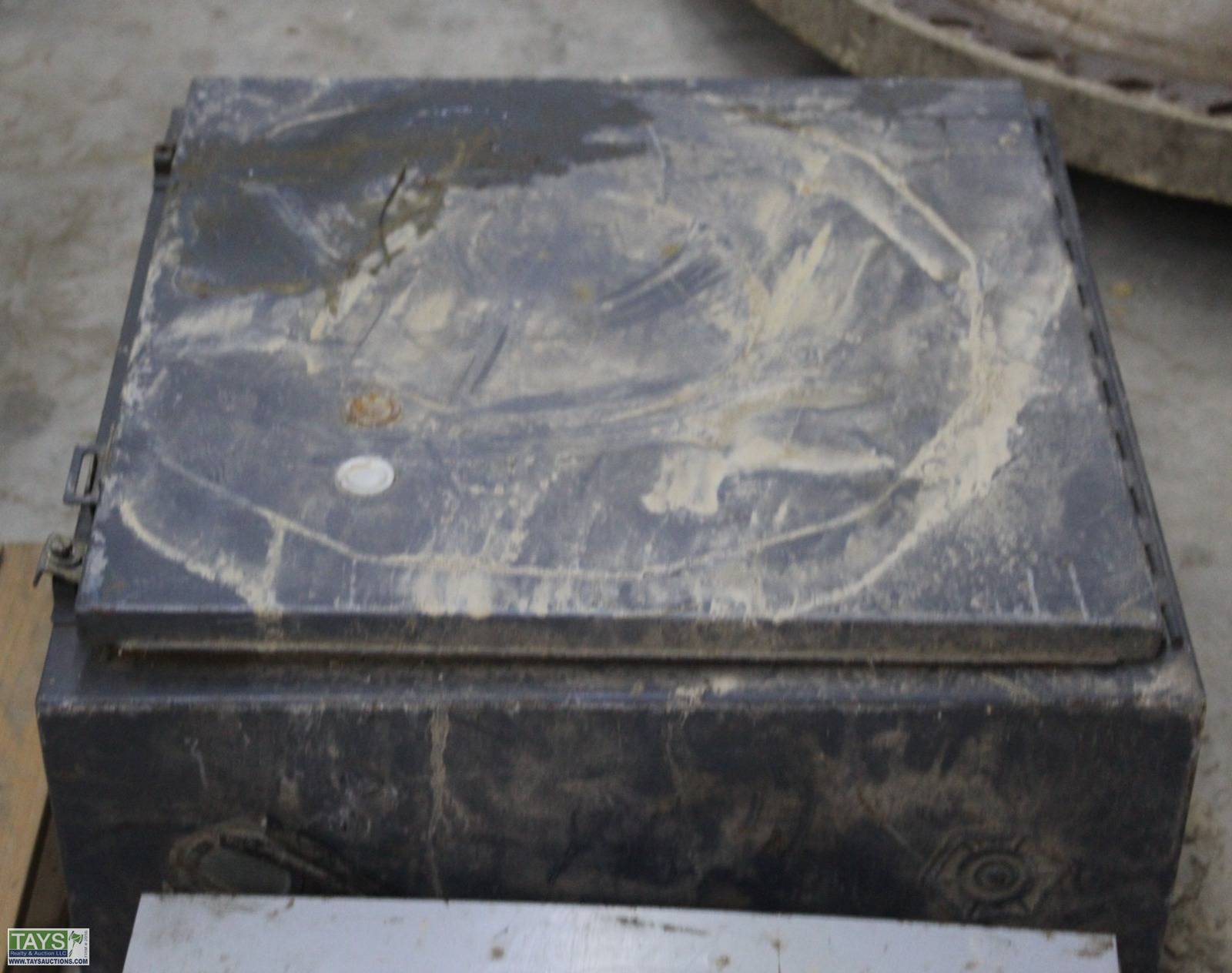 Tays Realty & Auction - Auction: ONLINE ABSOLUTE AUCTION: HAY EQUIPMENT ...