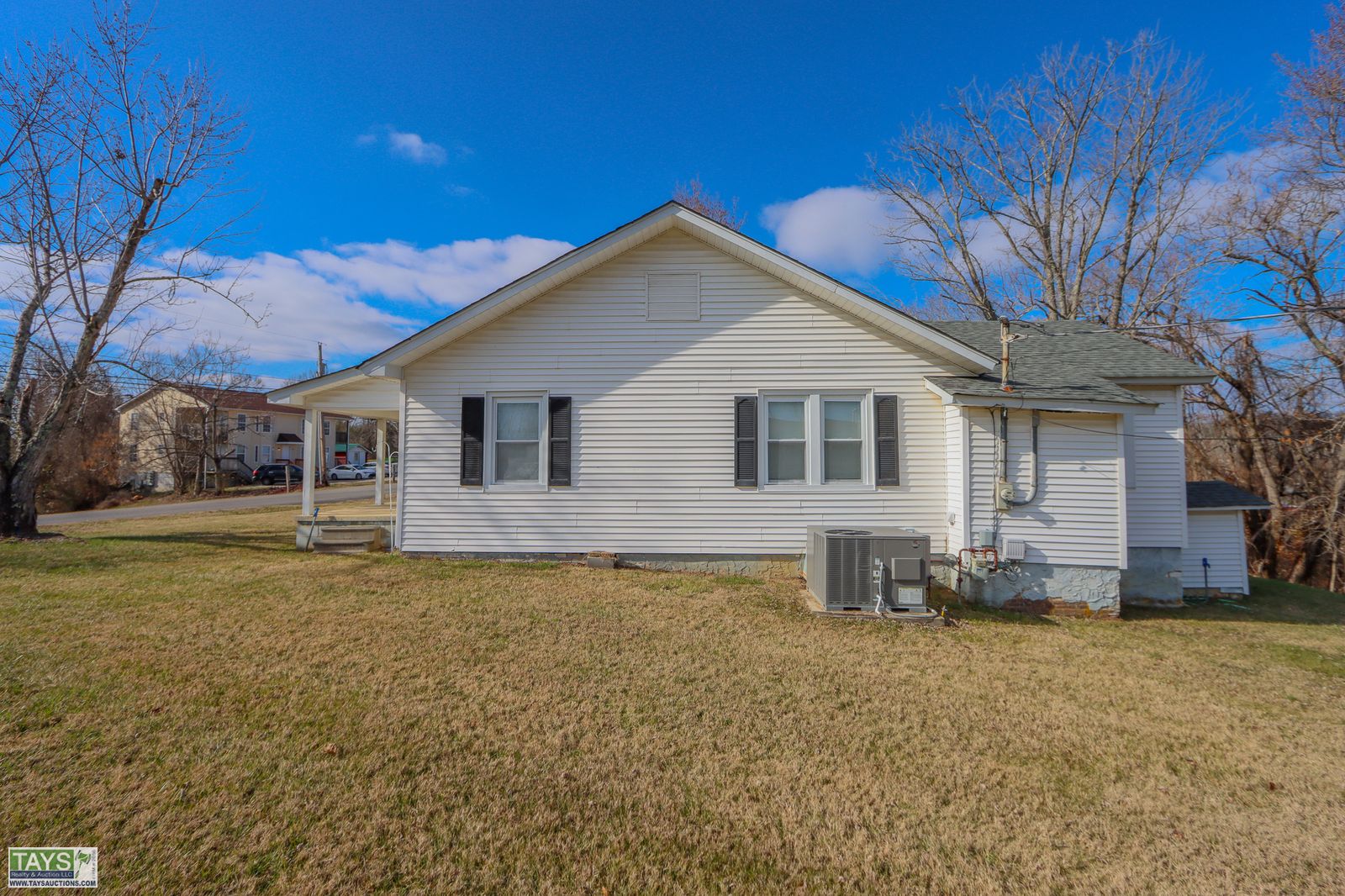 Tays Realty & Auction - Auction: ONLINE ABSOLUTE AUCTION: 2 BR / 1 BA ...