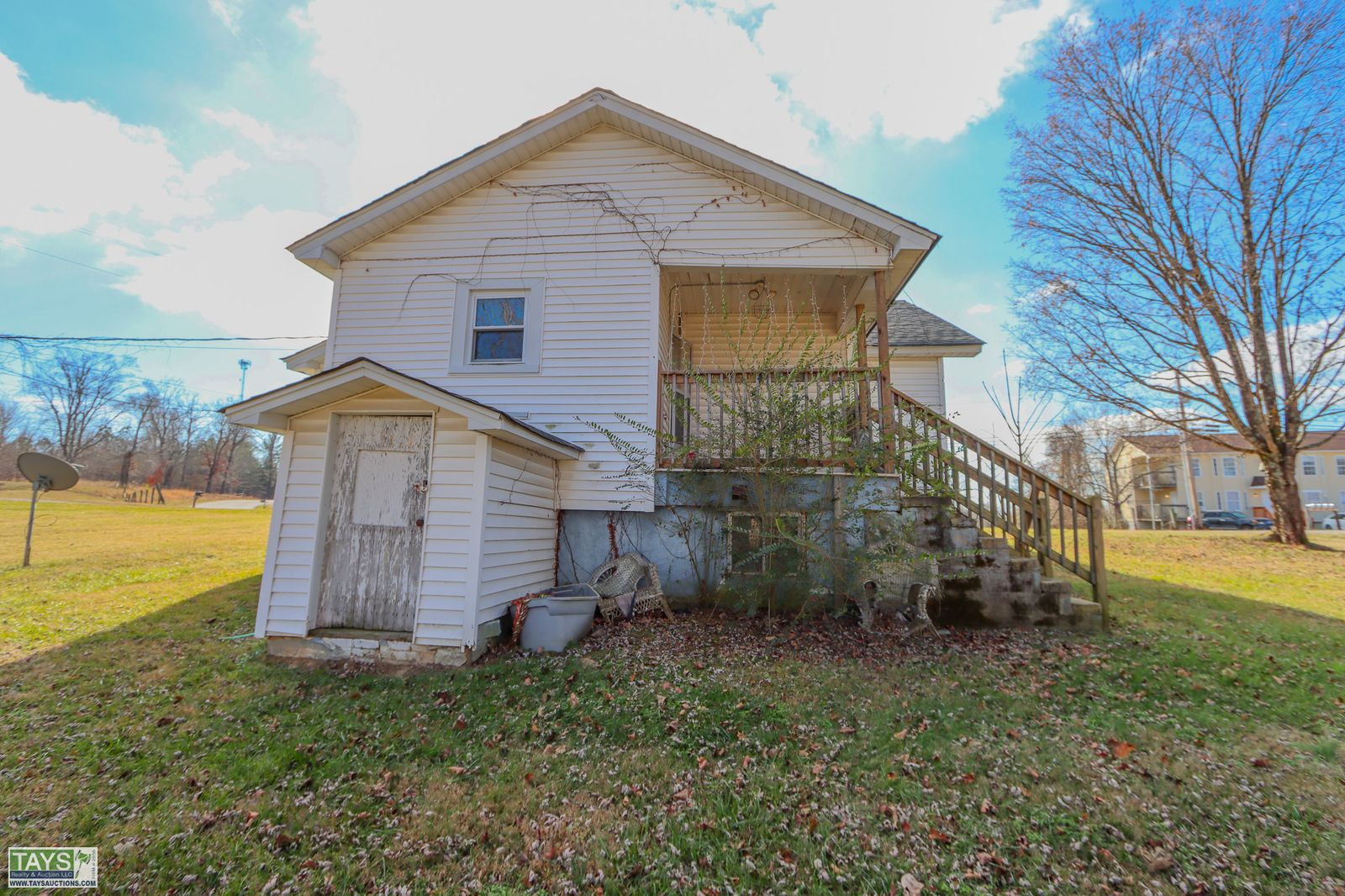 Tays Realty & Auction - Auction: ONLINE ABSOLUTE AUCTION: 2 BR / 1 BA ...