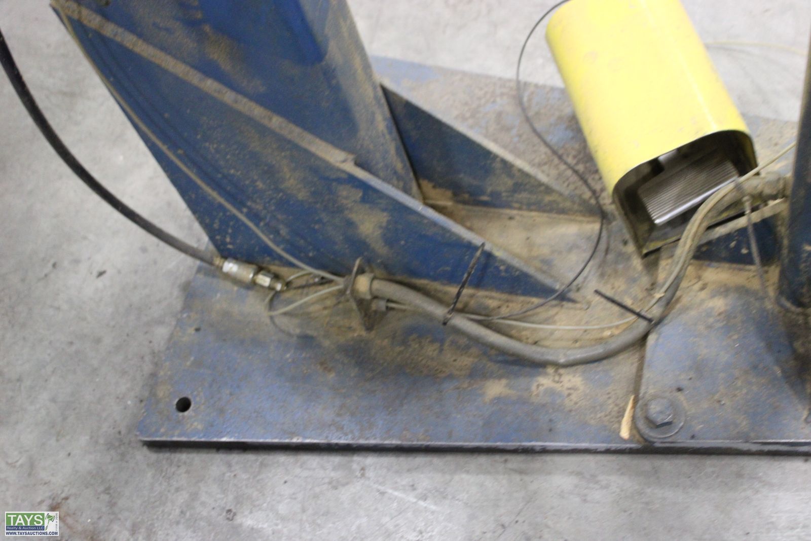 Tays Realty & Auction - Auction: ONLINE ABSOLUTE AUCTION: INDUSTRIAL ...